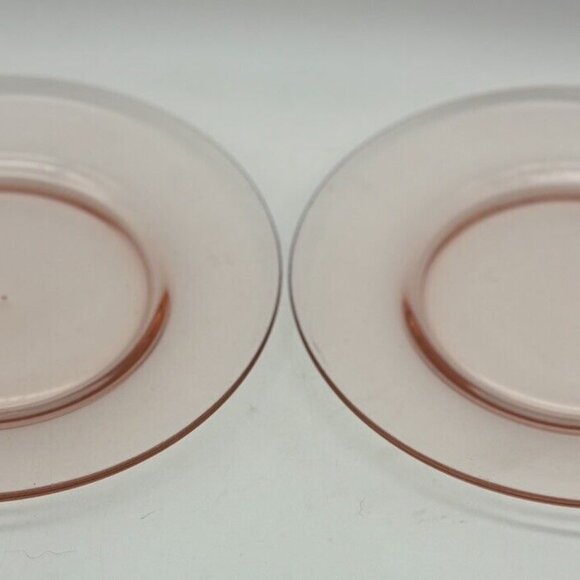 Unmarked | Dining | 2 Vintage Pink Depression Glass Dinner Plates 9 ...
